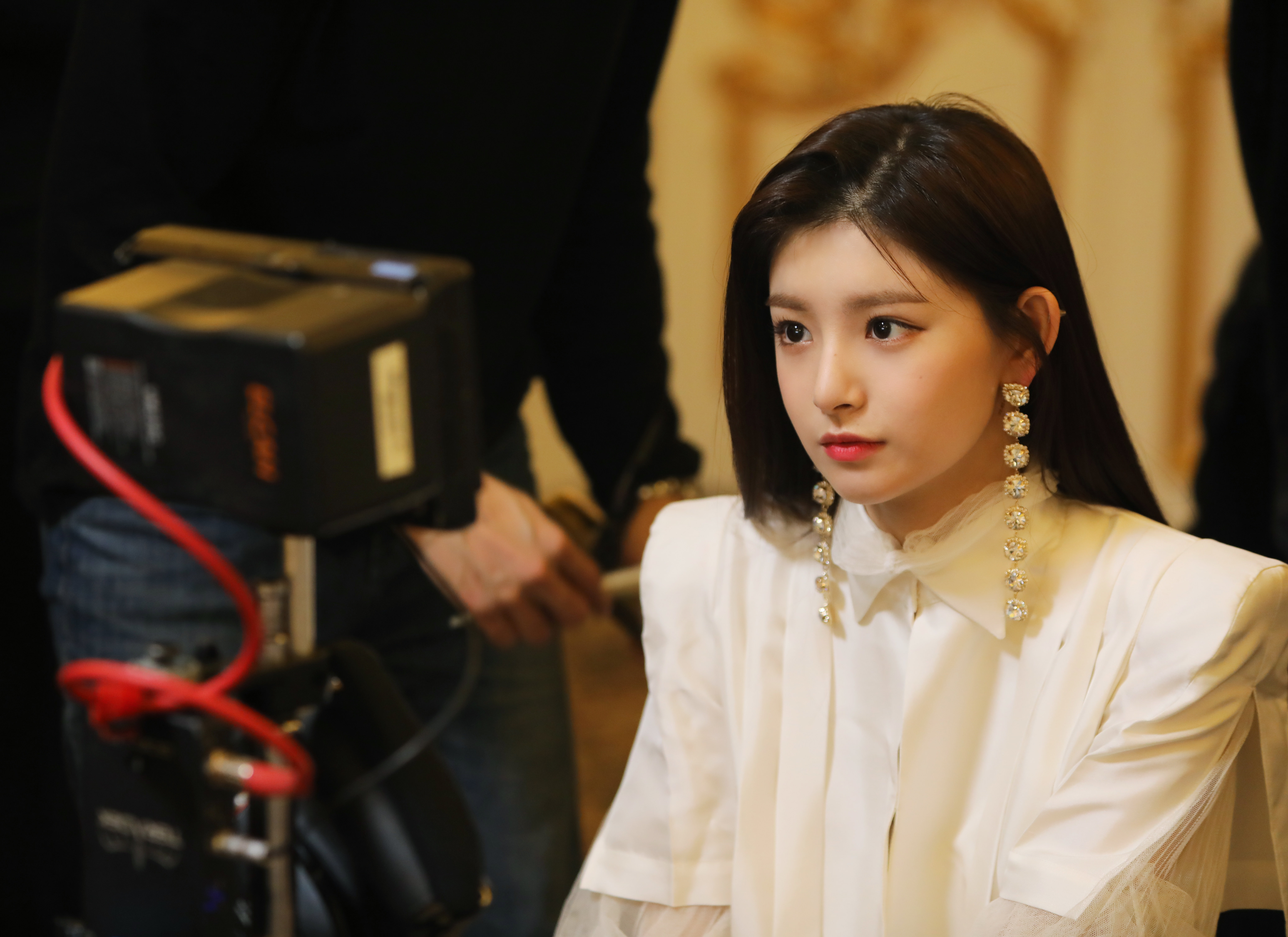 Everglow - Crank In Film Backstage Photos (HD/HR) - K-Pop Database ...