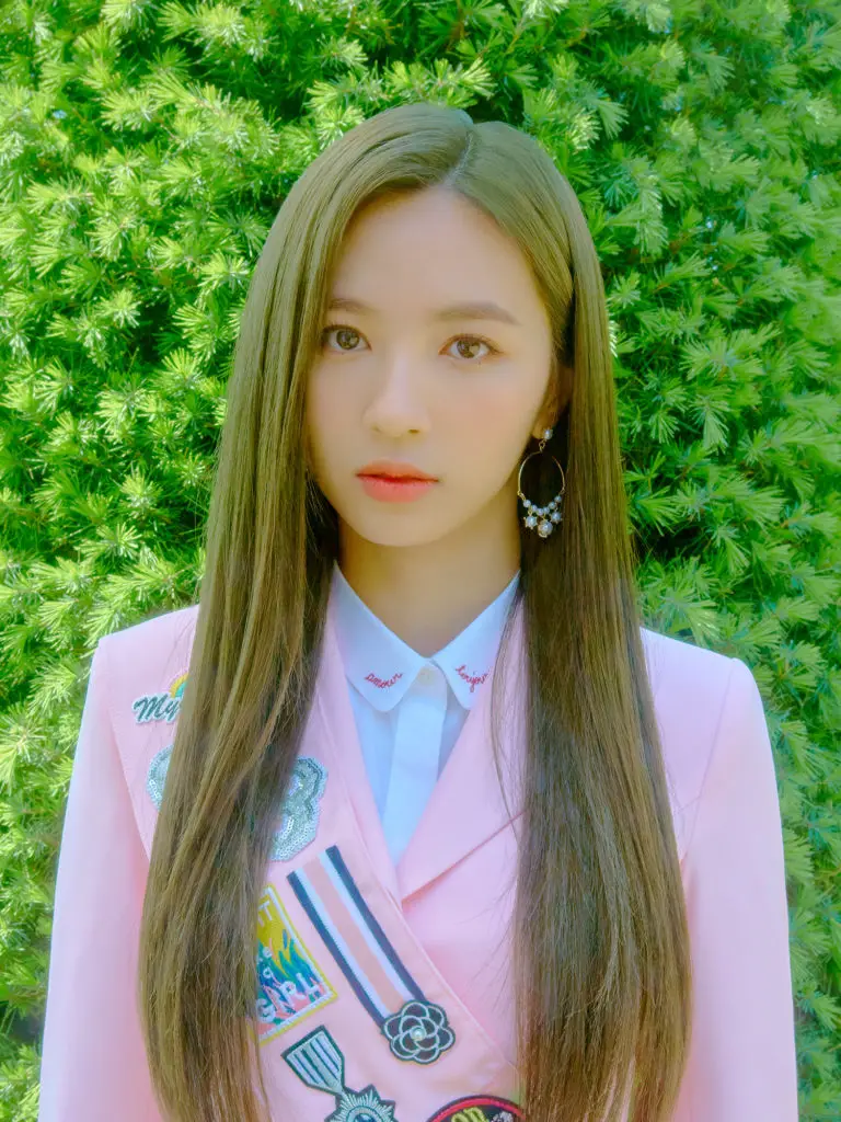 Cherry Bullet - Love Adventure Concept Photos - K-Pop Database / dbkpop.com