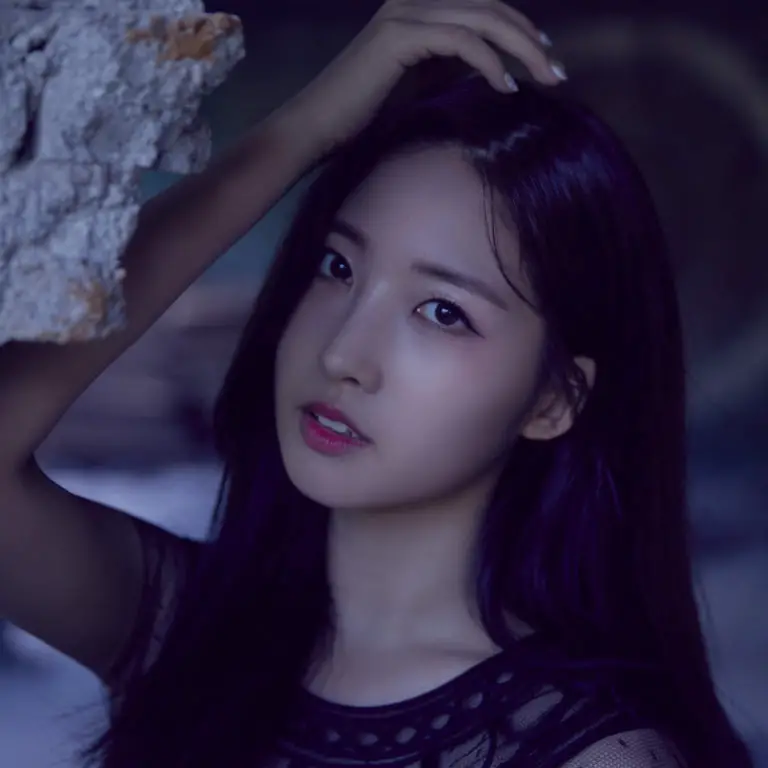 Everglow Hush / Adios Concept Photos (HD/HR) - K-Pop Database / dbkpop.com