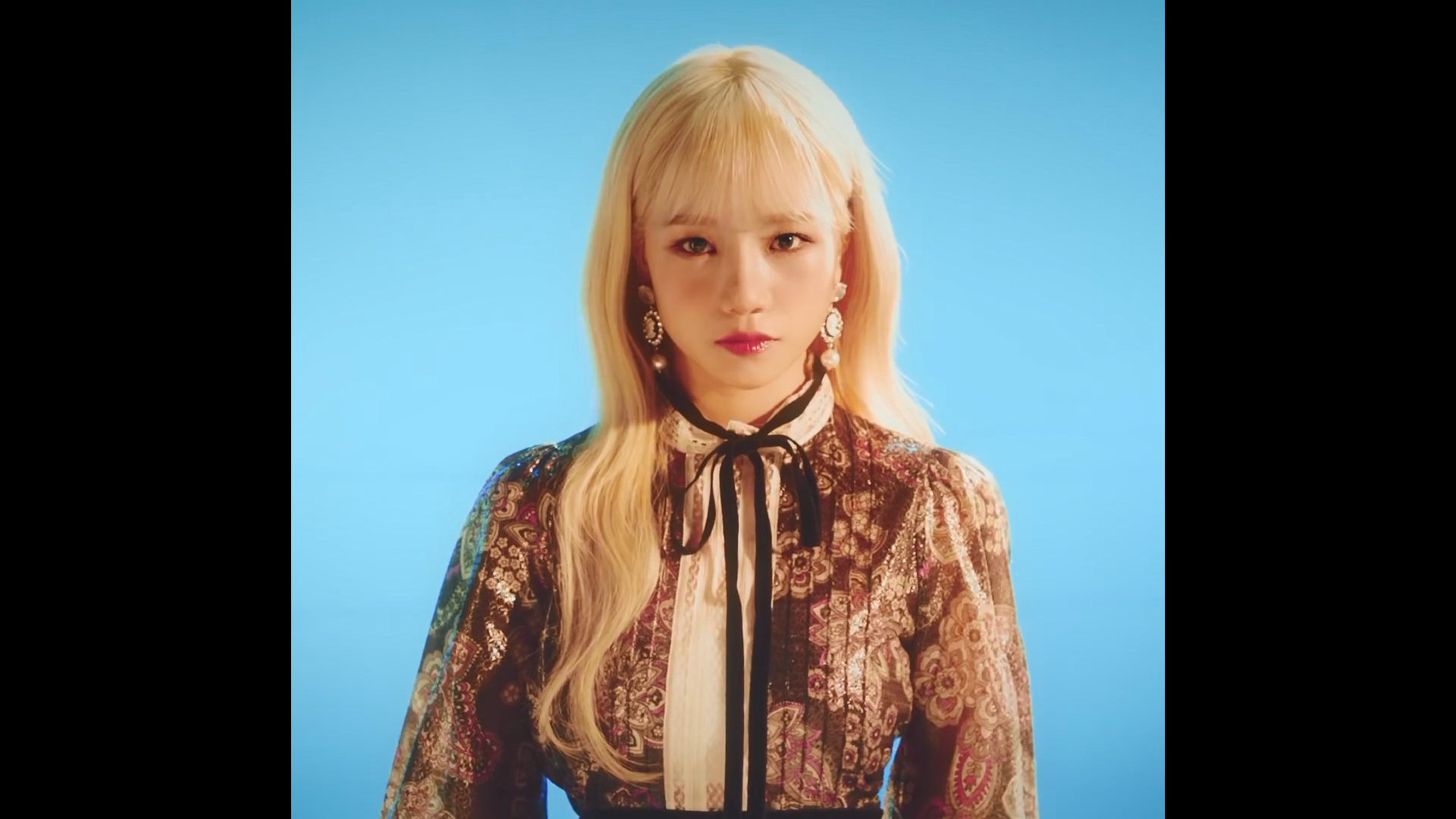 IZ*ONE Fiesta MV Screencaps and who's who - K-Pop Database / dbkpop.com