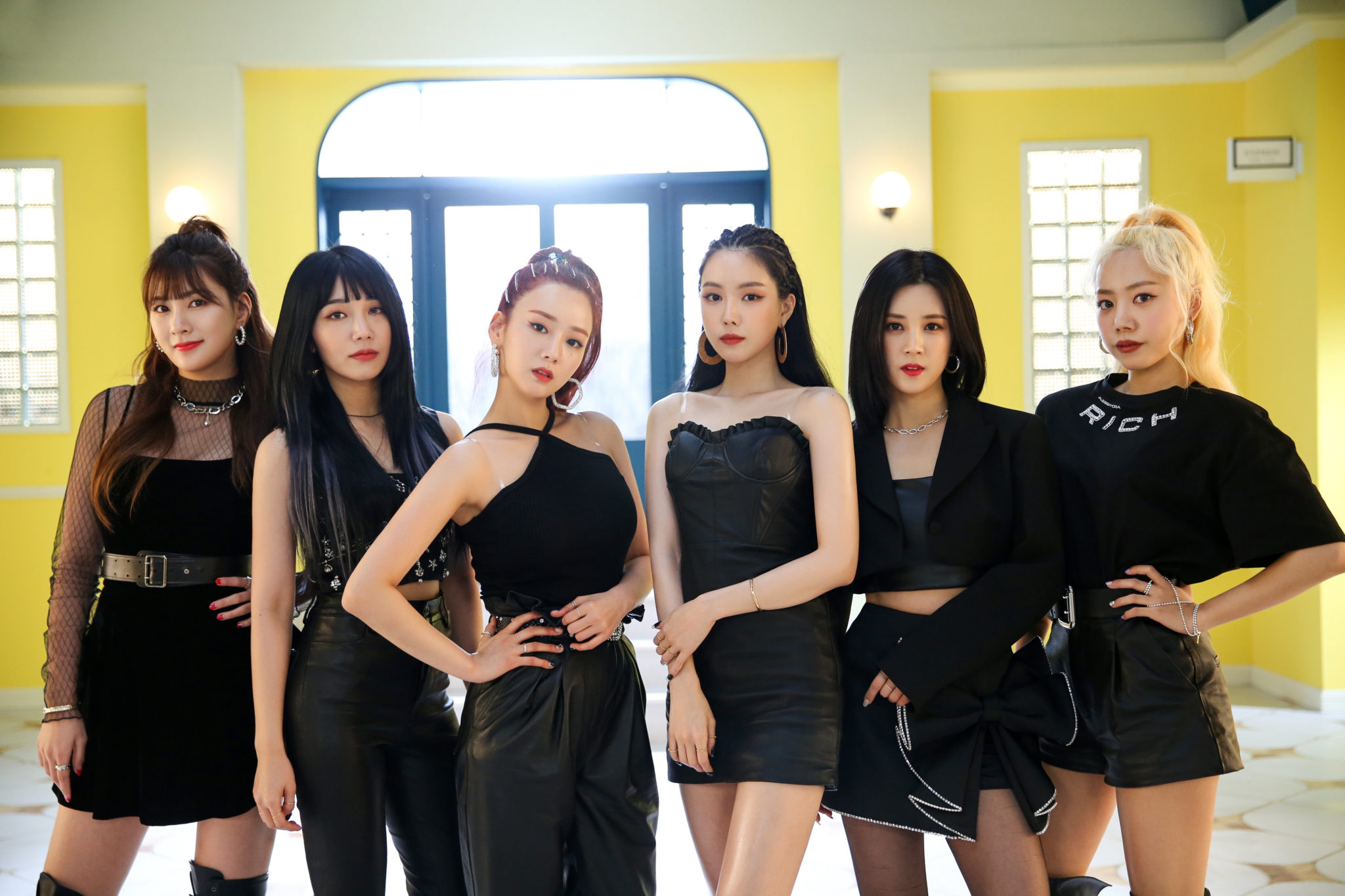 APINK Dumhdurum MV Behind Photos (HD/HQ/HR) – K-Pop Database