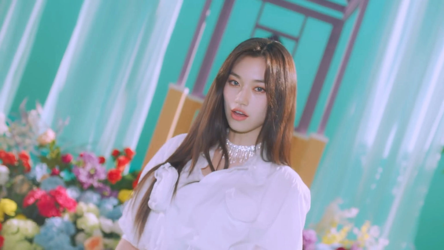 Weki Meki - Dazzle Dazzle who's who - K-Pop Database / dbkpop.com