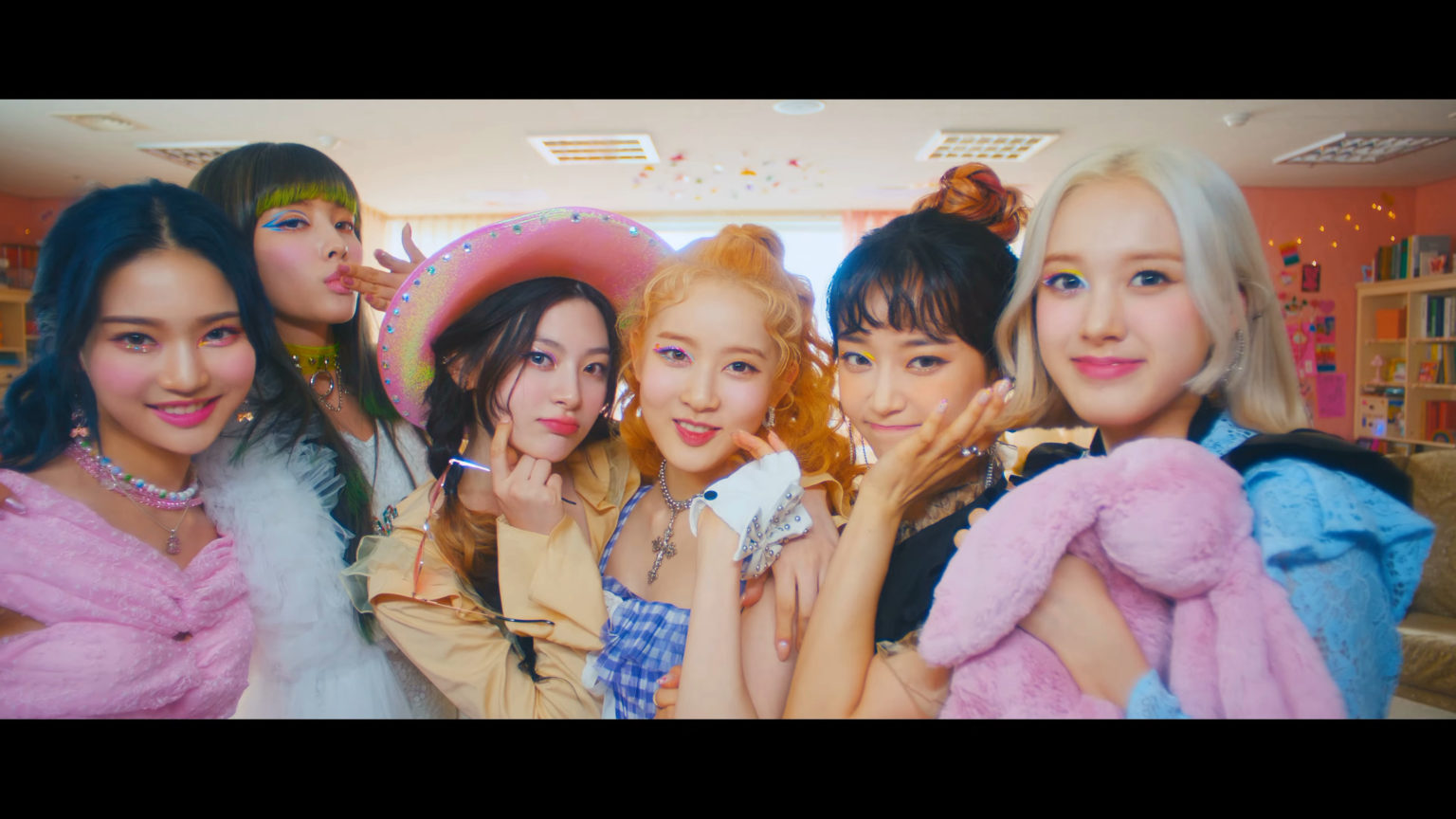 STAYC - Stereotype who's who - K-Pop Database / dbkpop.com