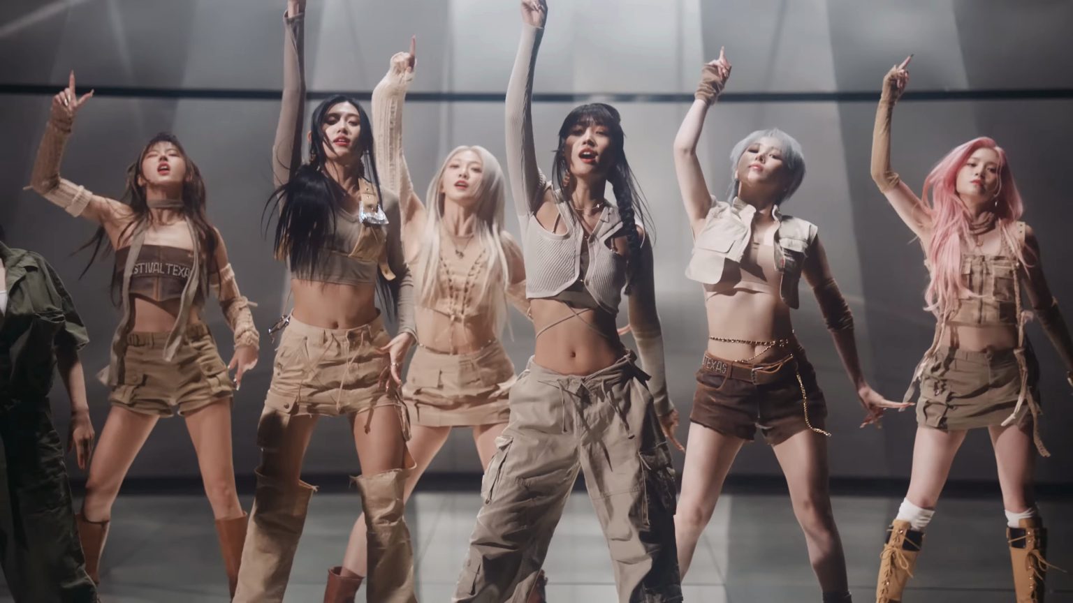 EVERGLOW - Slay who's who - K-Pop Database / dbkpop.com