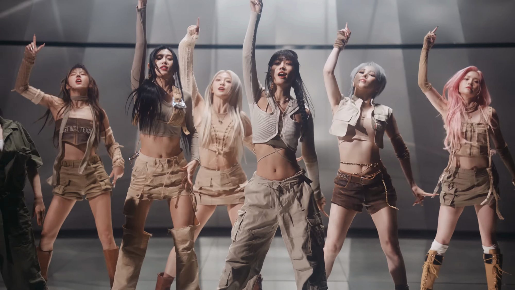 EVERGLOW - Slay who's who - K-Pop Database / dbkpop.com