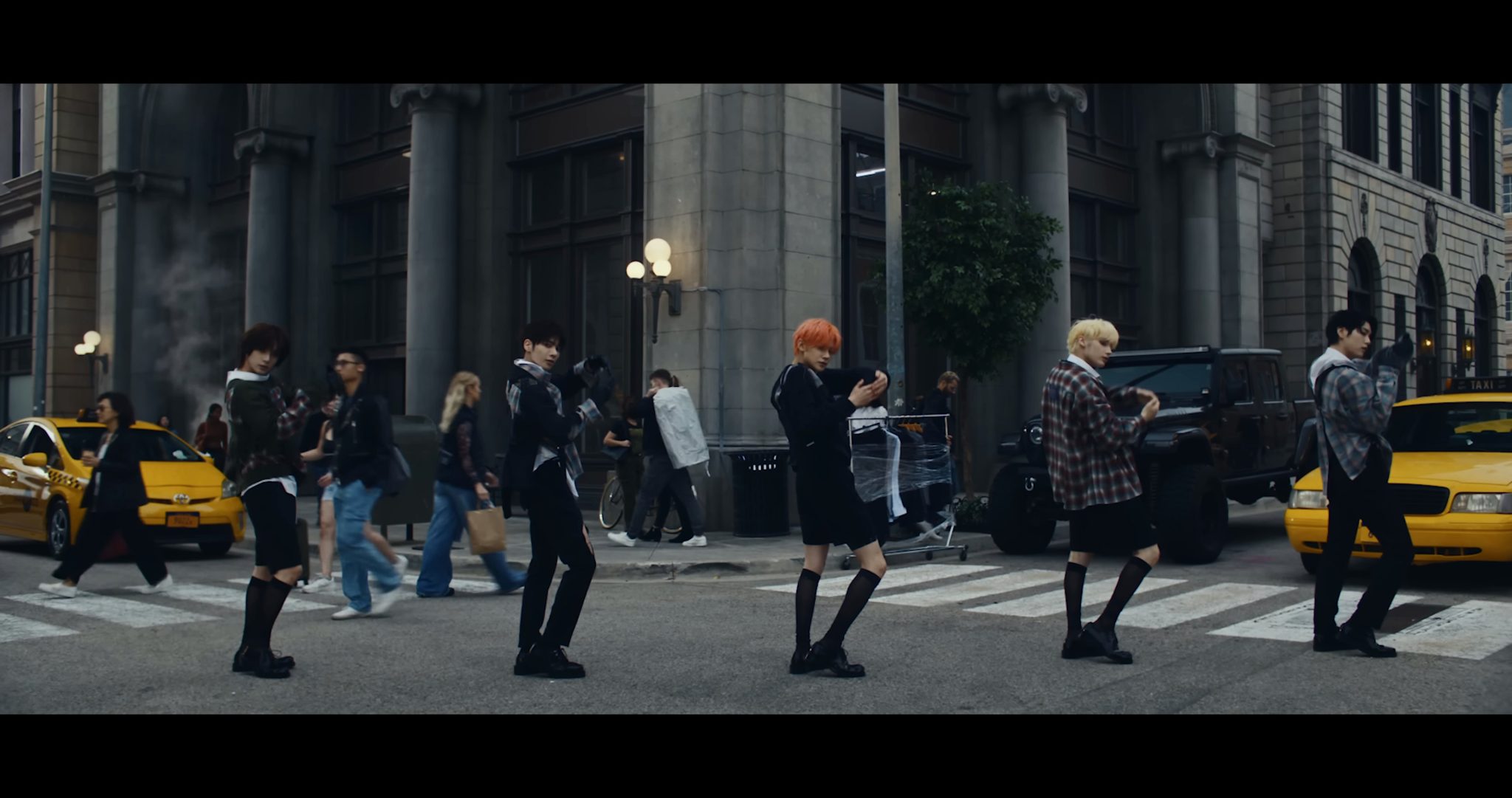 TXT - Chasing That Feeling who's who - K-Pop Database / dbkpop.com