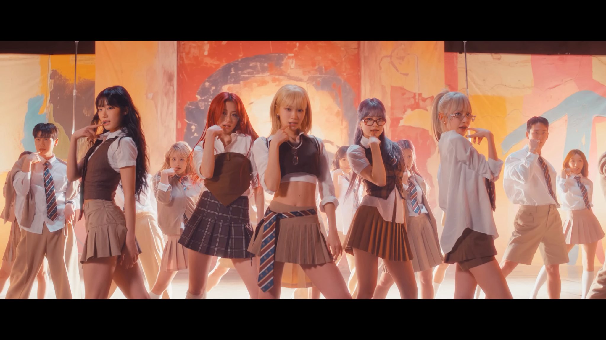 LE SSERAFIM - Smart who's who - K-Pop Database / dbkpop.com