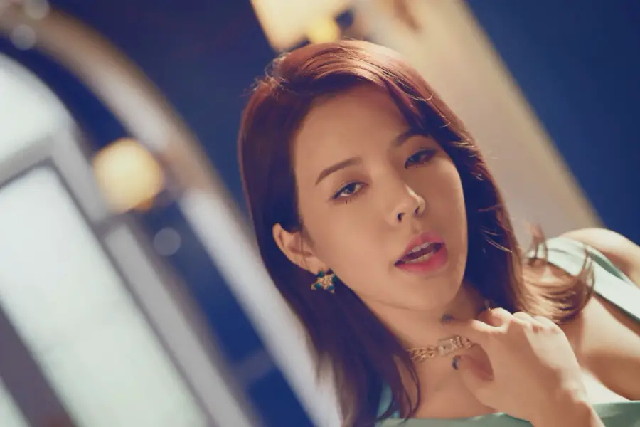 Girls' Generation-OH!GG - Lil' Touch who's who - K-Pop Database ...