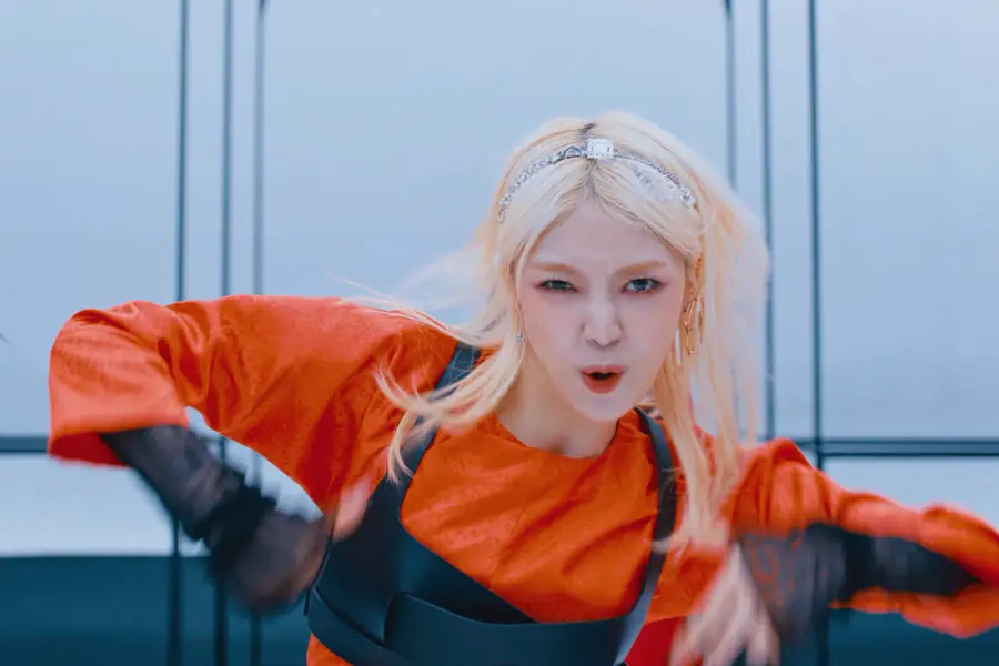 EVERGLOW - FIRST who's who - K-Pop Database / dbkpop.com