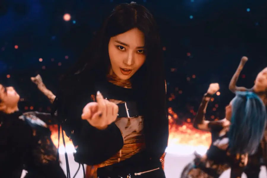 EVERGLOW - FIRST who's who - K-Pop Database / dbkpop.com