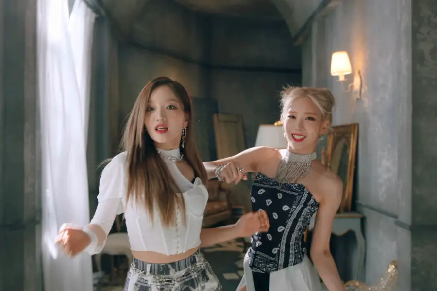 LOONA - PTT (Paint The Town) who's who - K-Pop Database / dbkpop.com