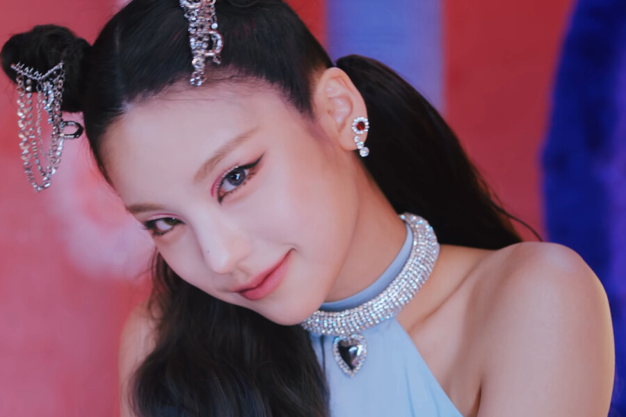 ITZY – LOCO – K-Pop Database