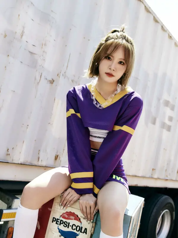 HOT ISSUE ICONS Concept Photos (HD/HQ) - K-Pop Database / dbkpop.com