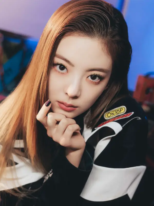 ITZY Voltage Teaser / Profile Photos (Japanese 1st Single) (HD/HQ) - K-Pop Database / dbkpop.com