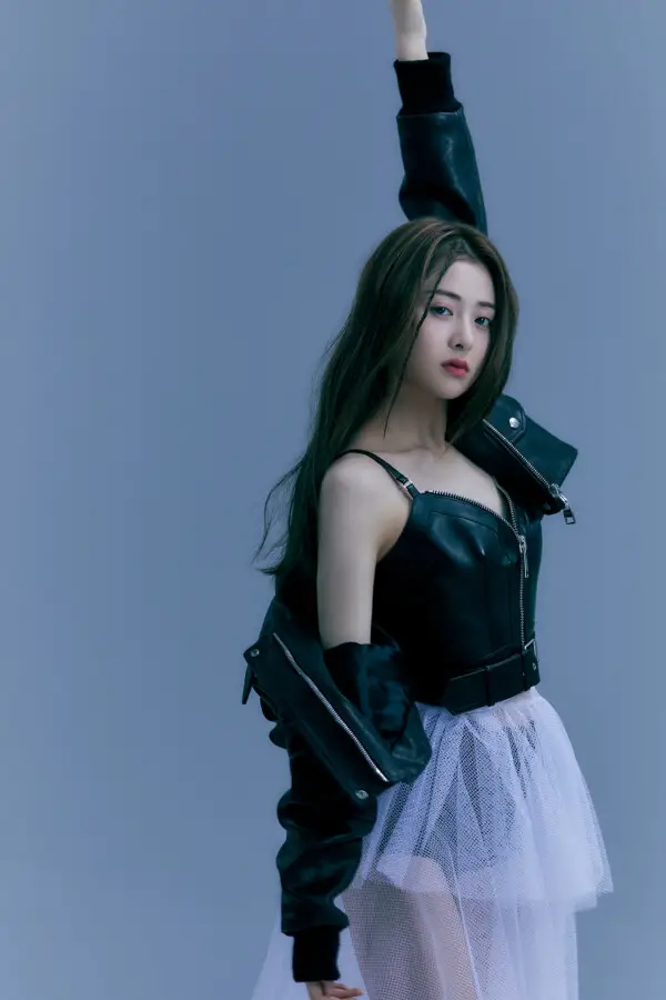 LE SSERAFIM Yunjin Profile Photos (HD/HQ) - K-Pop Database / dbkpop.com