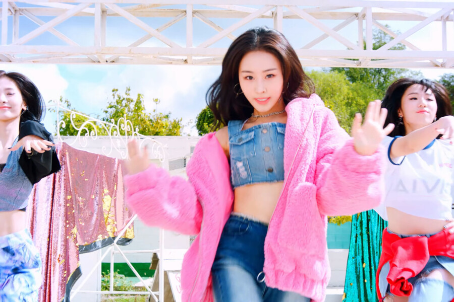 Queenz Eye - Yummy Yummy who's who - K-Pop Database / dbkpop.com