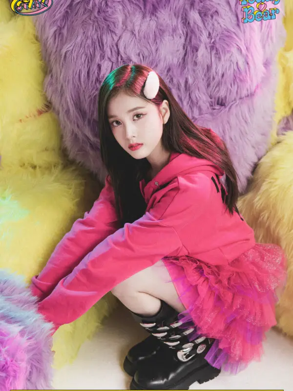 STAYC Teddy Bear Teaser Photos (36 Photos) (UHD/HR/HQ) - K-Pop Database ...