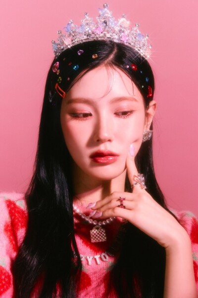 (G)I-DLE I Feel Teaser Photos - Queen, Butterfly ver. (HQ) - K-Pop Database / dbkpop.com
